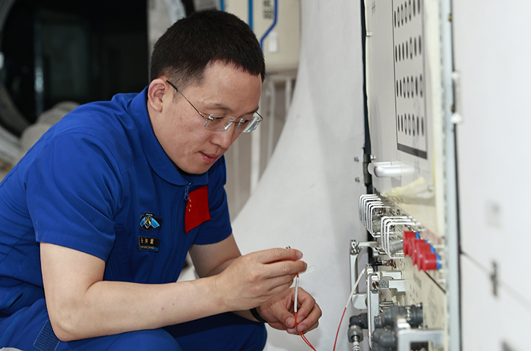 Chinese Space Station Performs Lithium-Ion Battery Test